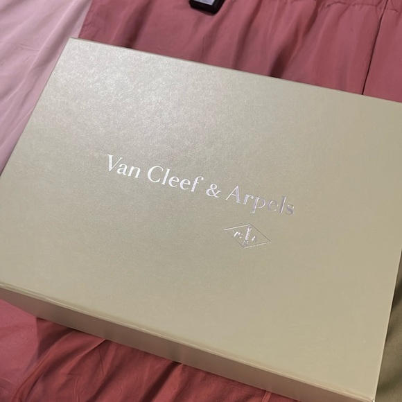 Van Cleef & Arpels | Jewelry | Authentic Van Cleef Arpels Packaging ...